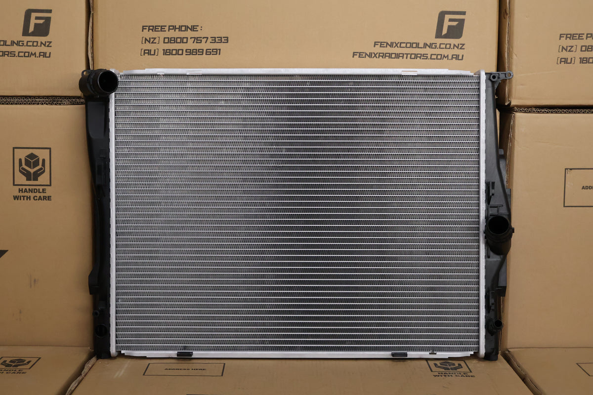 BMW 3 Series E90 Petrol Radiator (FEB/2004 - JAN/2014). — fenixautoparts