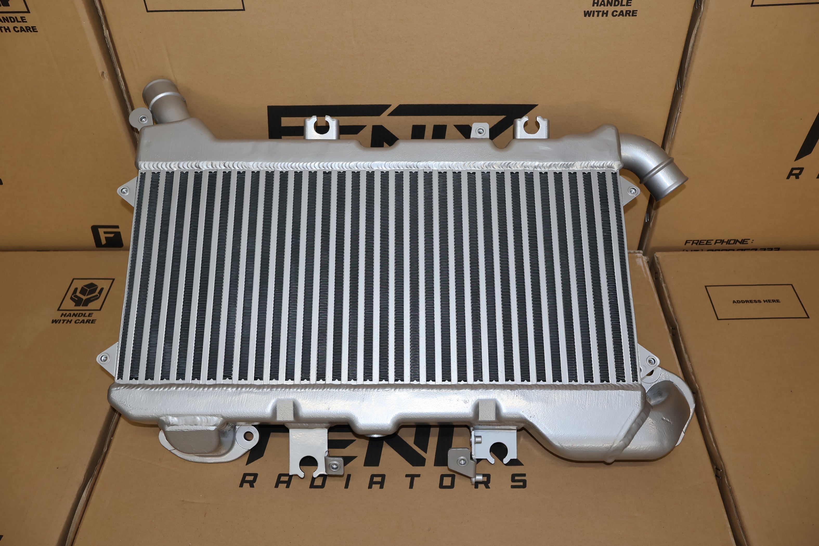 Toyota VDJ200 Landcruiser intercooler (NOV/2007 - DEC/2021). — Fenix ...