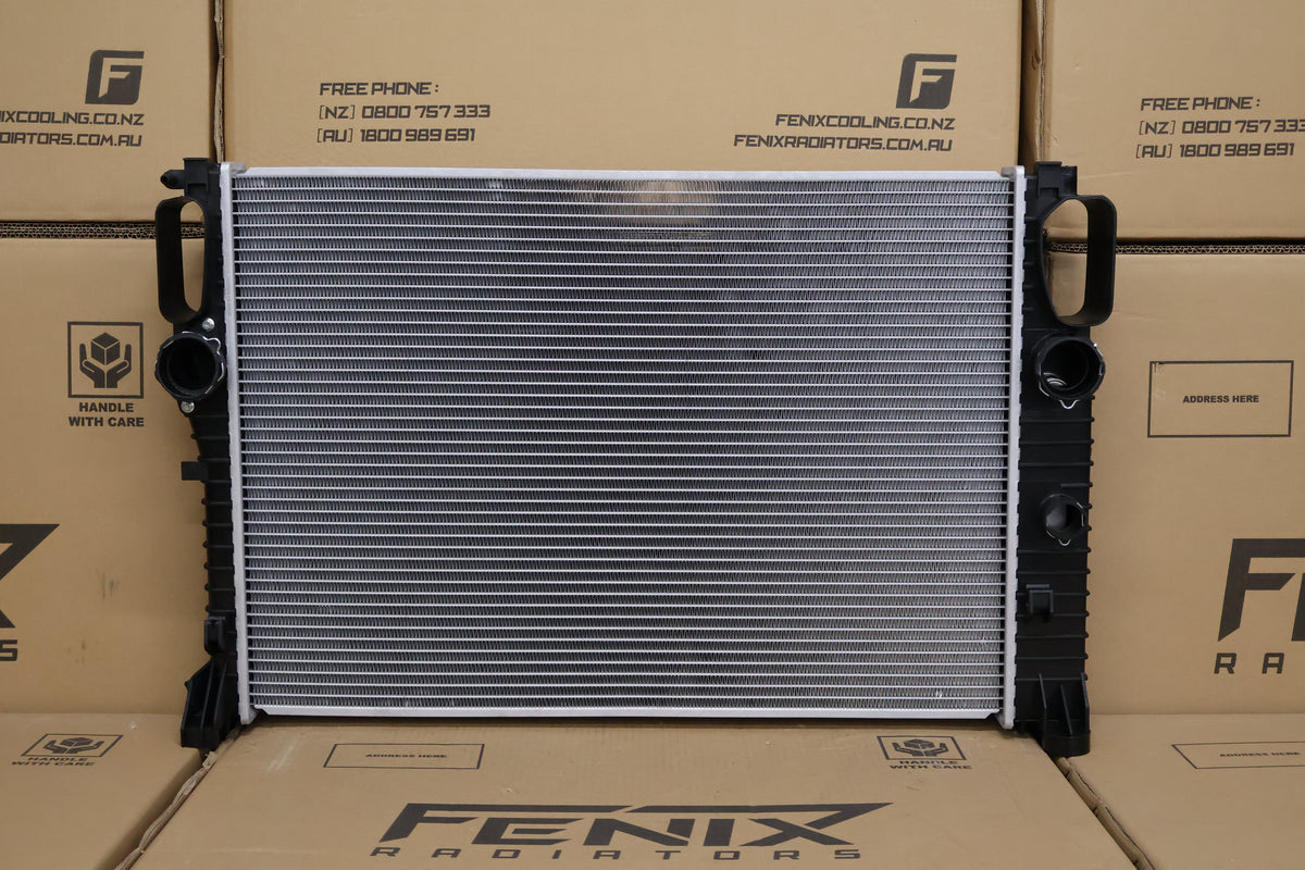 Mercedes Benz E500 Radiator (OCT/2006 - SEP/2009). — fenixautoparts