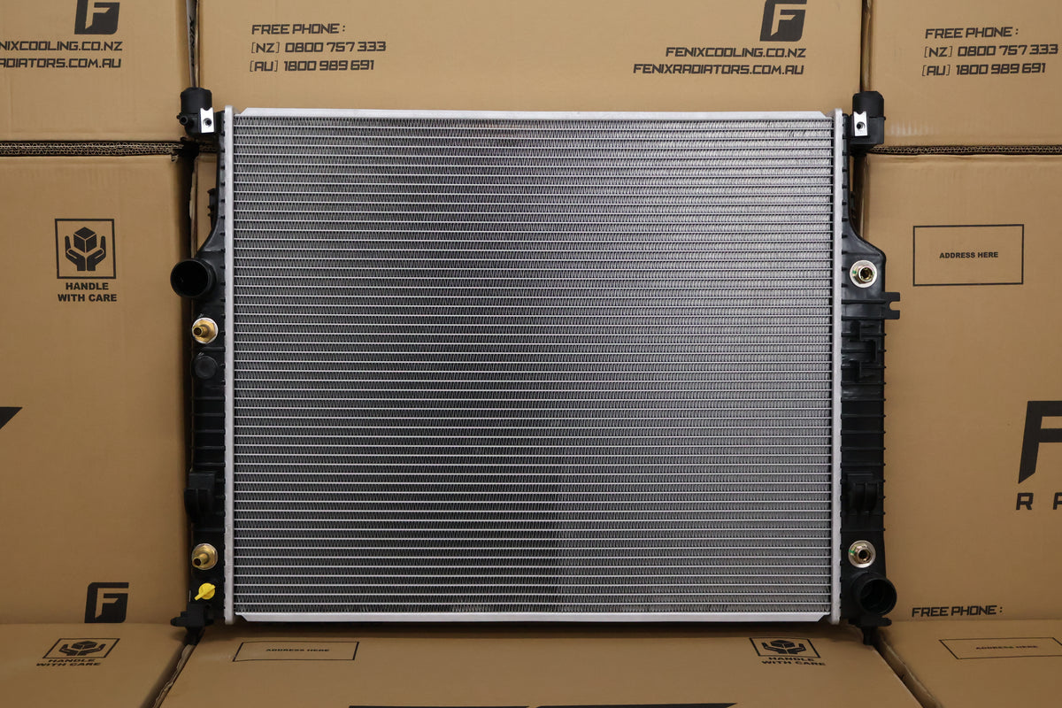 Mercedes Benz ML350 & ML500 W164 Petrol Radiator. (FEB/2005 - DEC/2011 ...