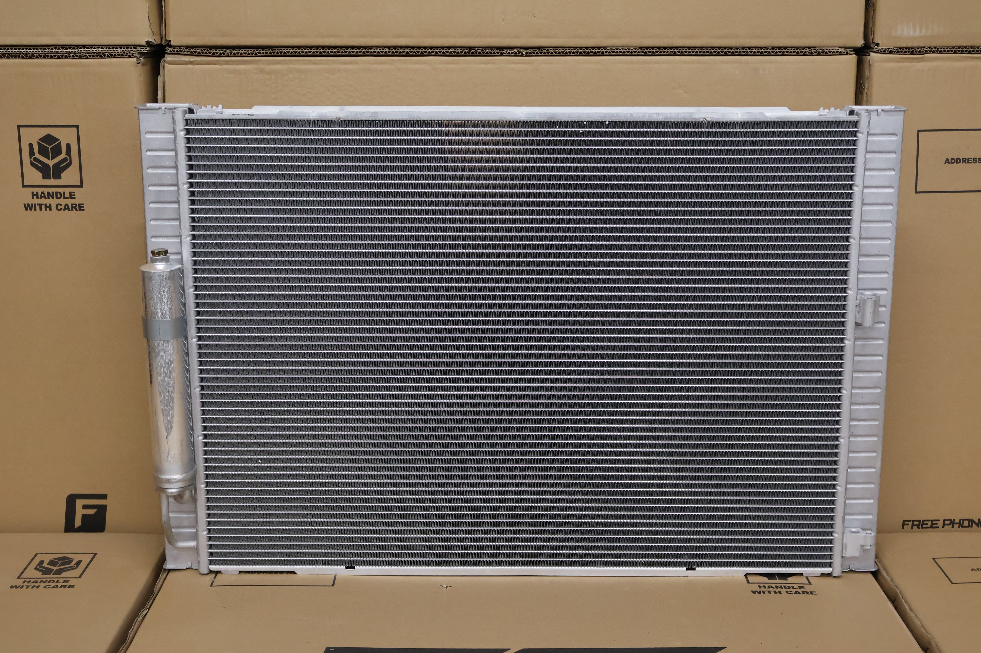 Nissan 370z Radiator & Condenser. — fenixautoparts