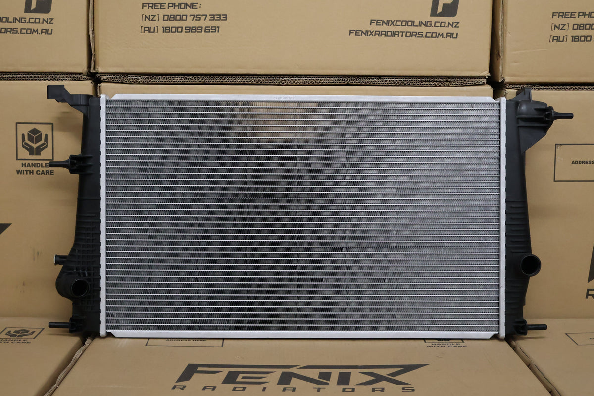 Renault Fluence X38 Petrol Radiator (NOV/2010 - APR/2015). — fenixautoparts