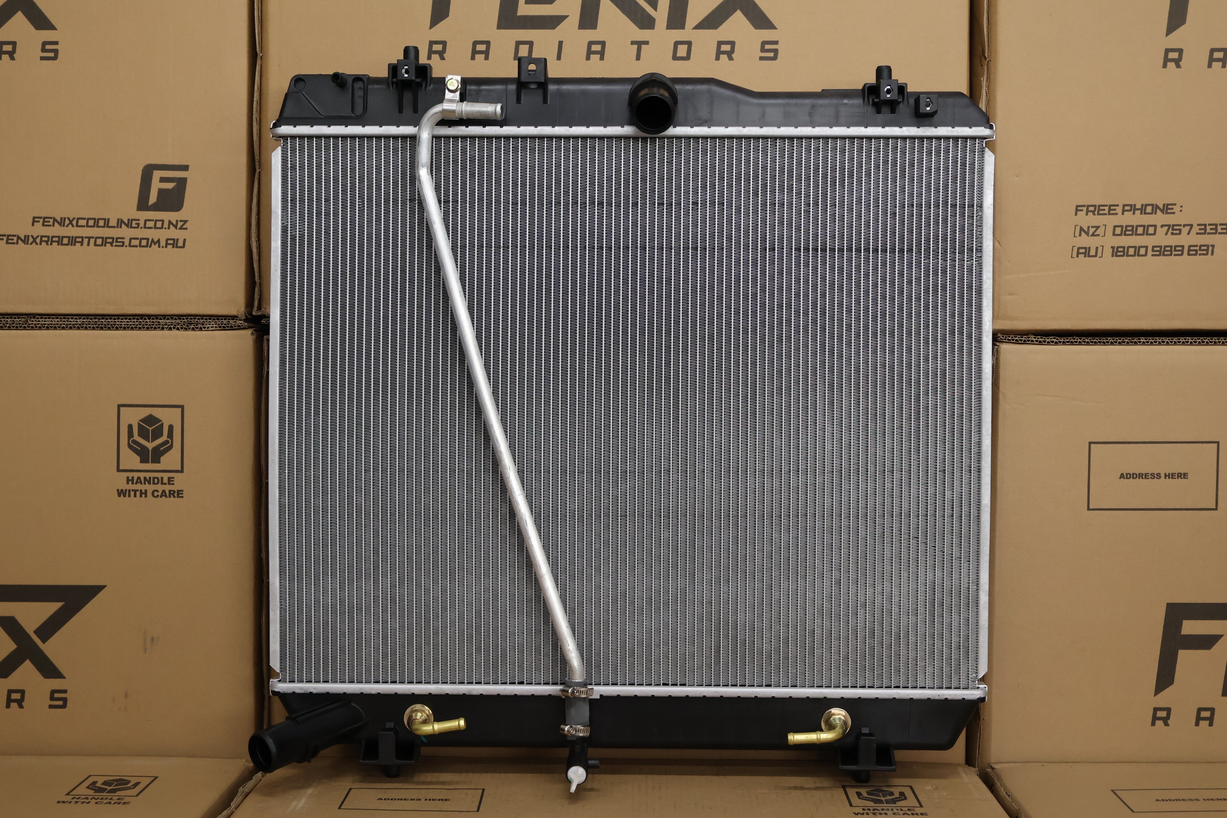Toyota TRH Hiace Automatic Radiator (FEB/2015 - 2019). — fenixautoparts