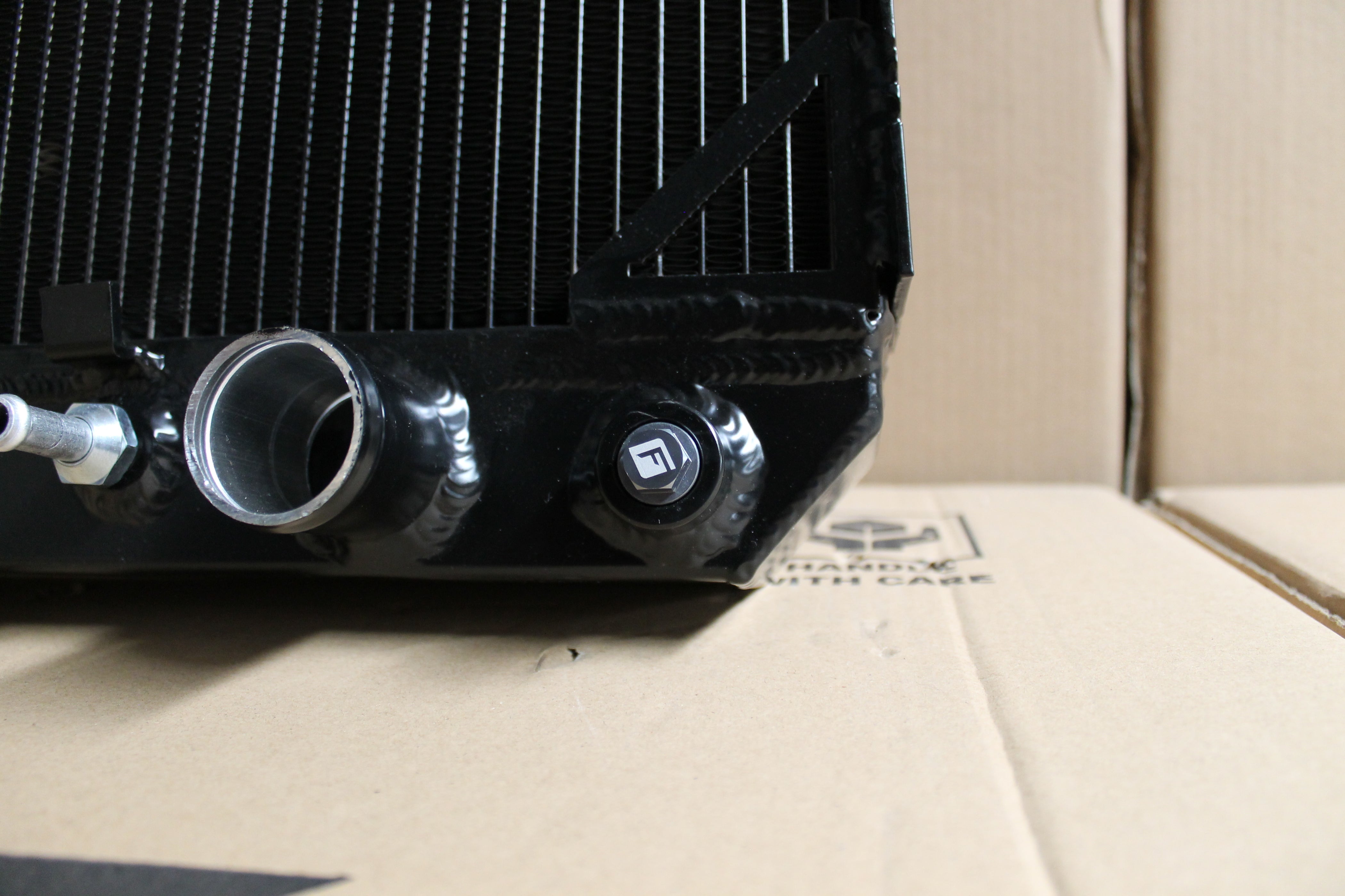 Toyota Hilux Surf KZN130 Full Alloy Performance Radiator. — fenixautoparts